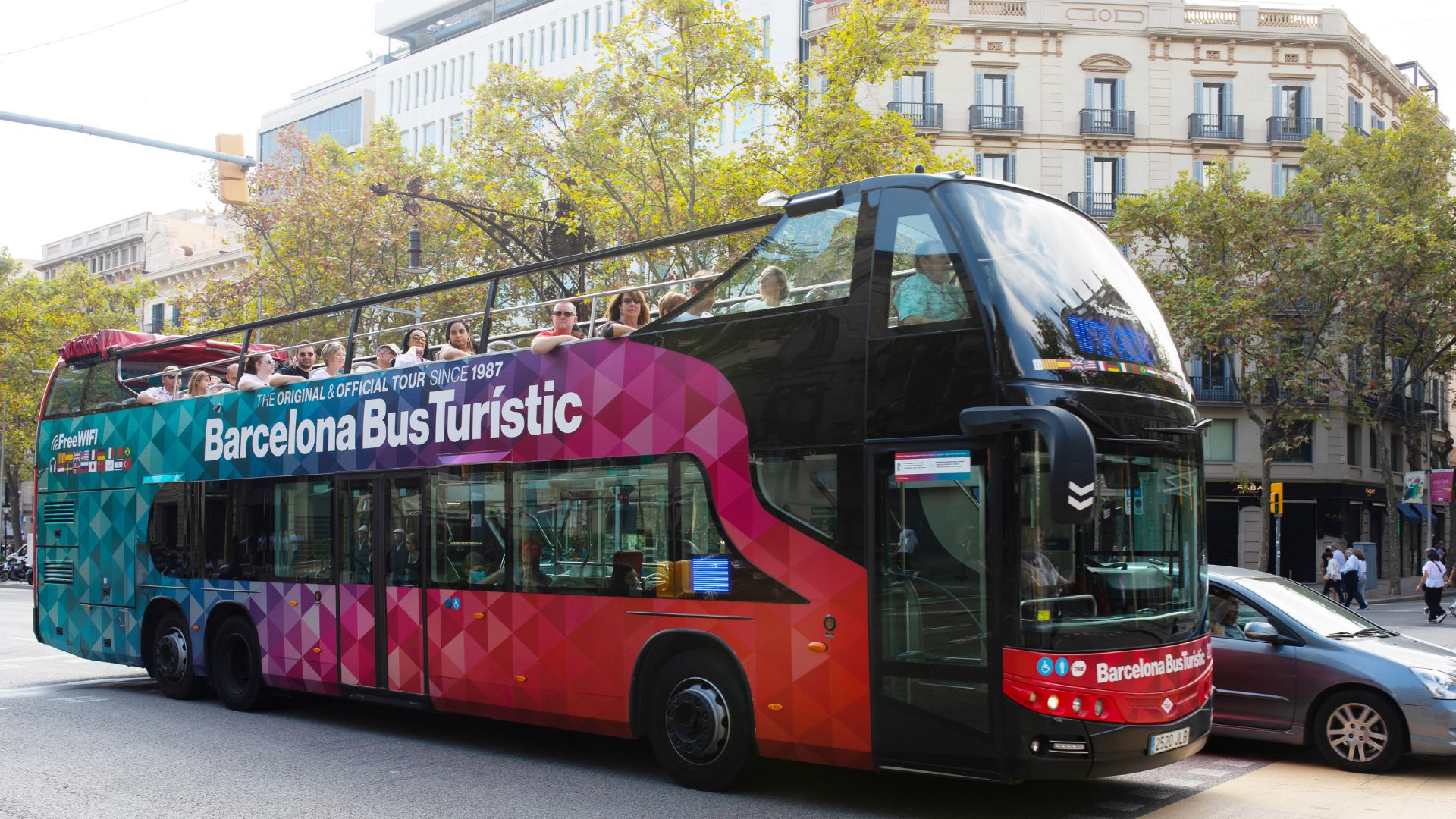 Hop On Hop Off Bus Barcelona: Tickets online kaufen | €30.5